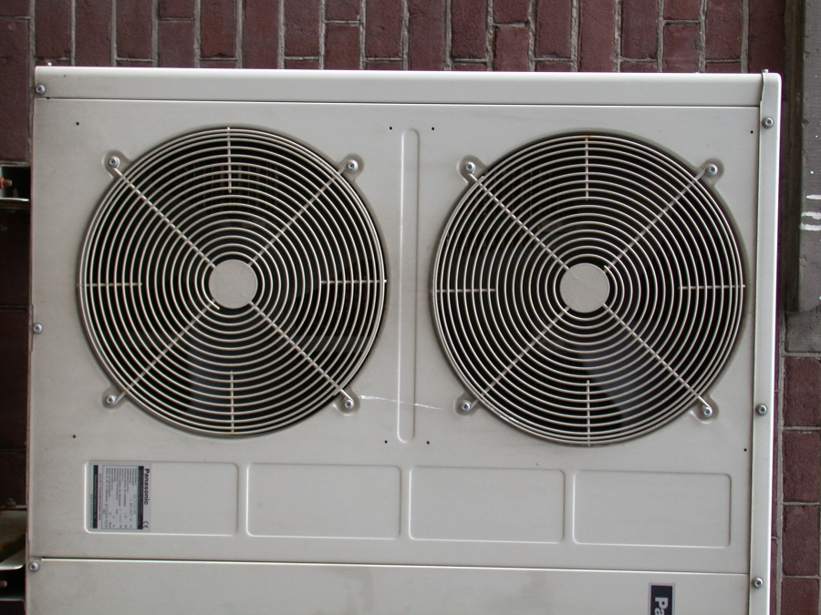 Workplace Dry Air: Common Causes & Humidity Solutions